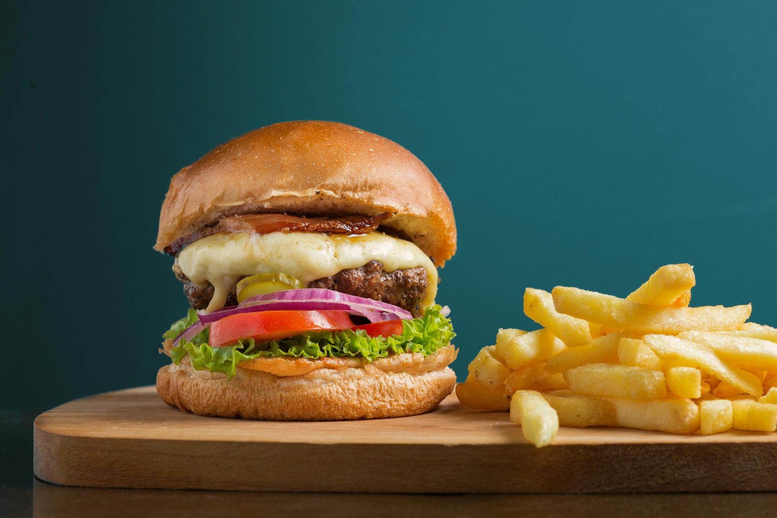 Popular Toronto burger chain opening a new spot in Ontario's cottage ...