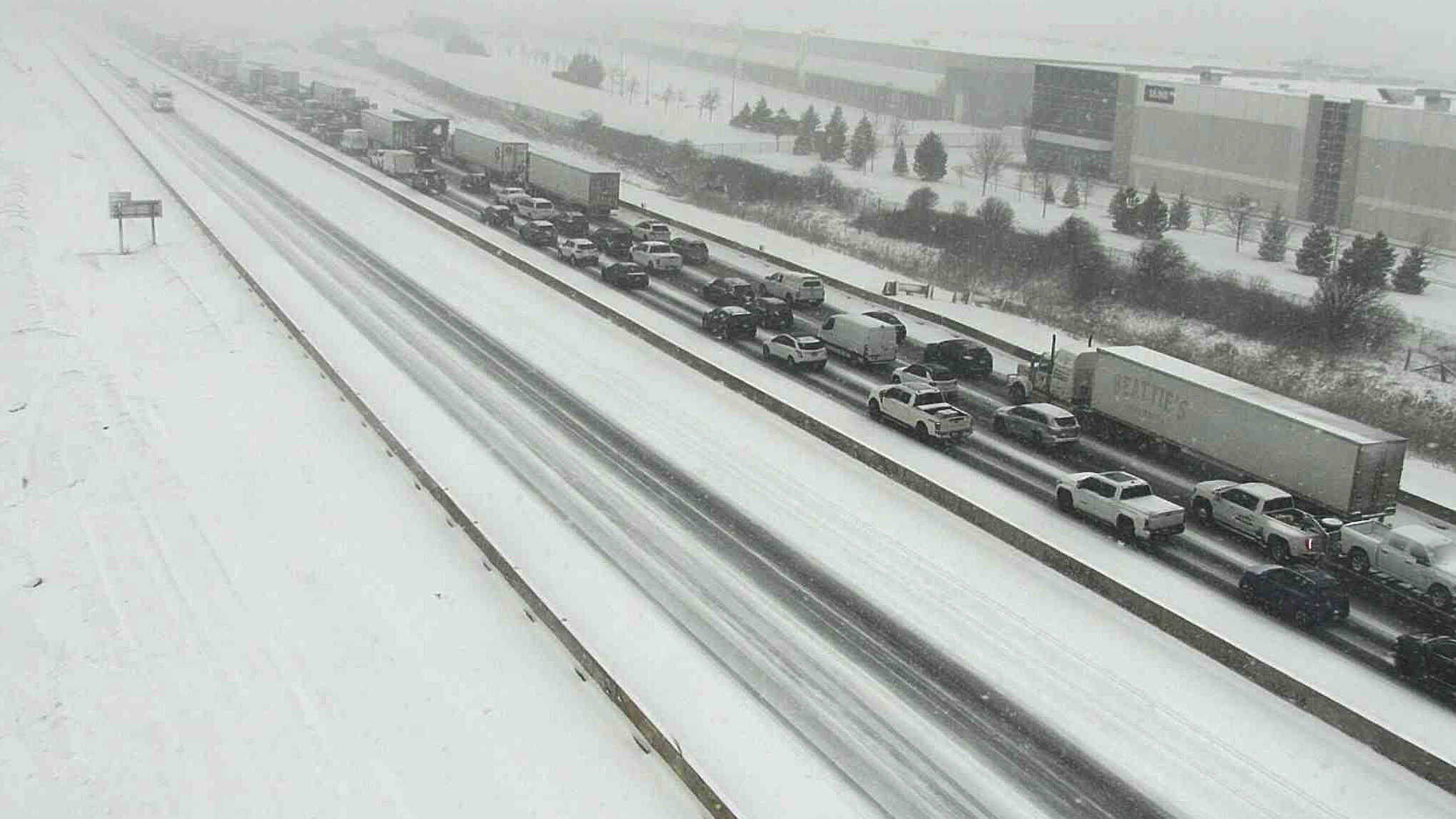 CLOSURE: Portion of Highway 401 closed due to crash as snow hits ...