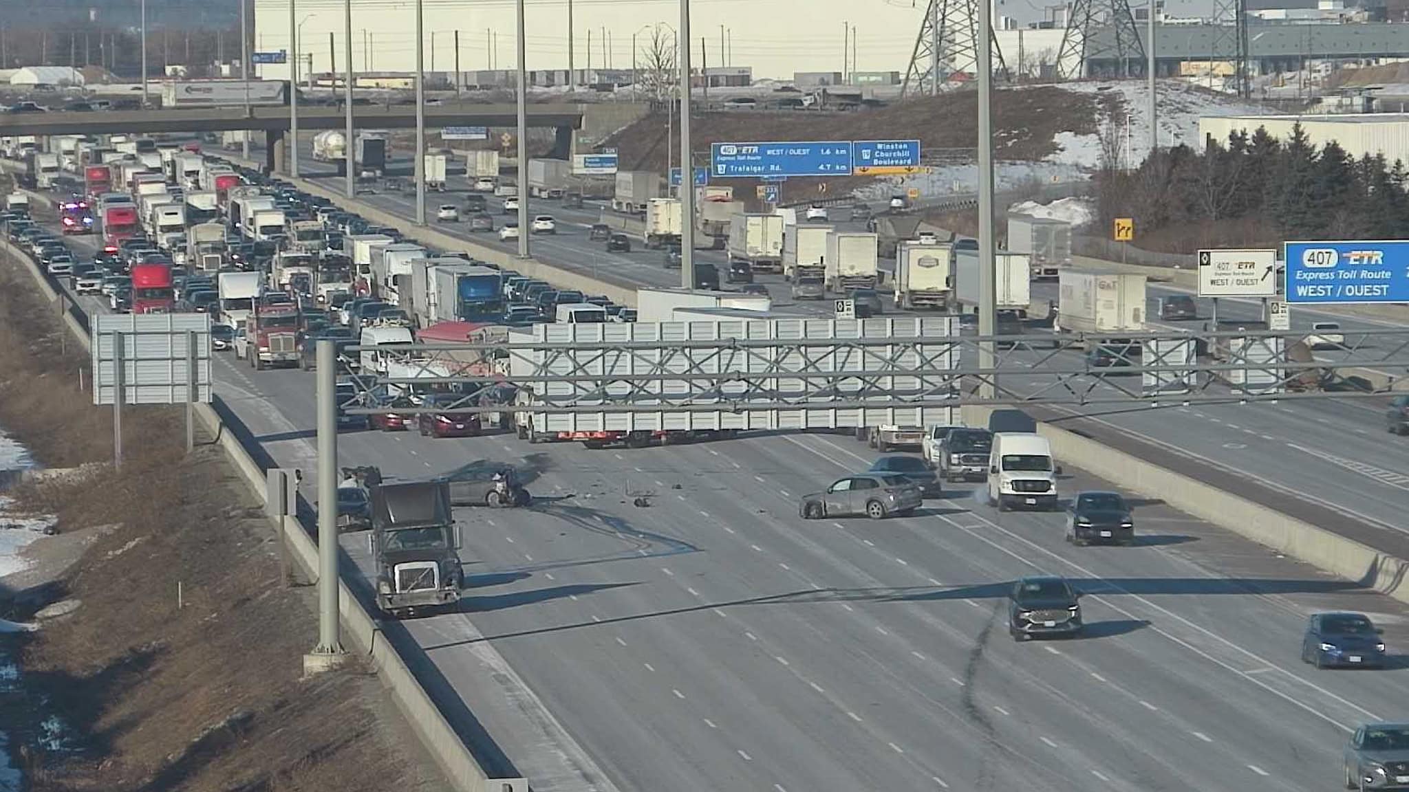 CLOSURE: Crash closes 5 Highway 401 lanes in Mississauga | INsauga