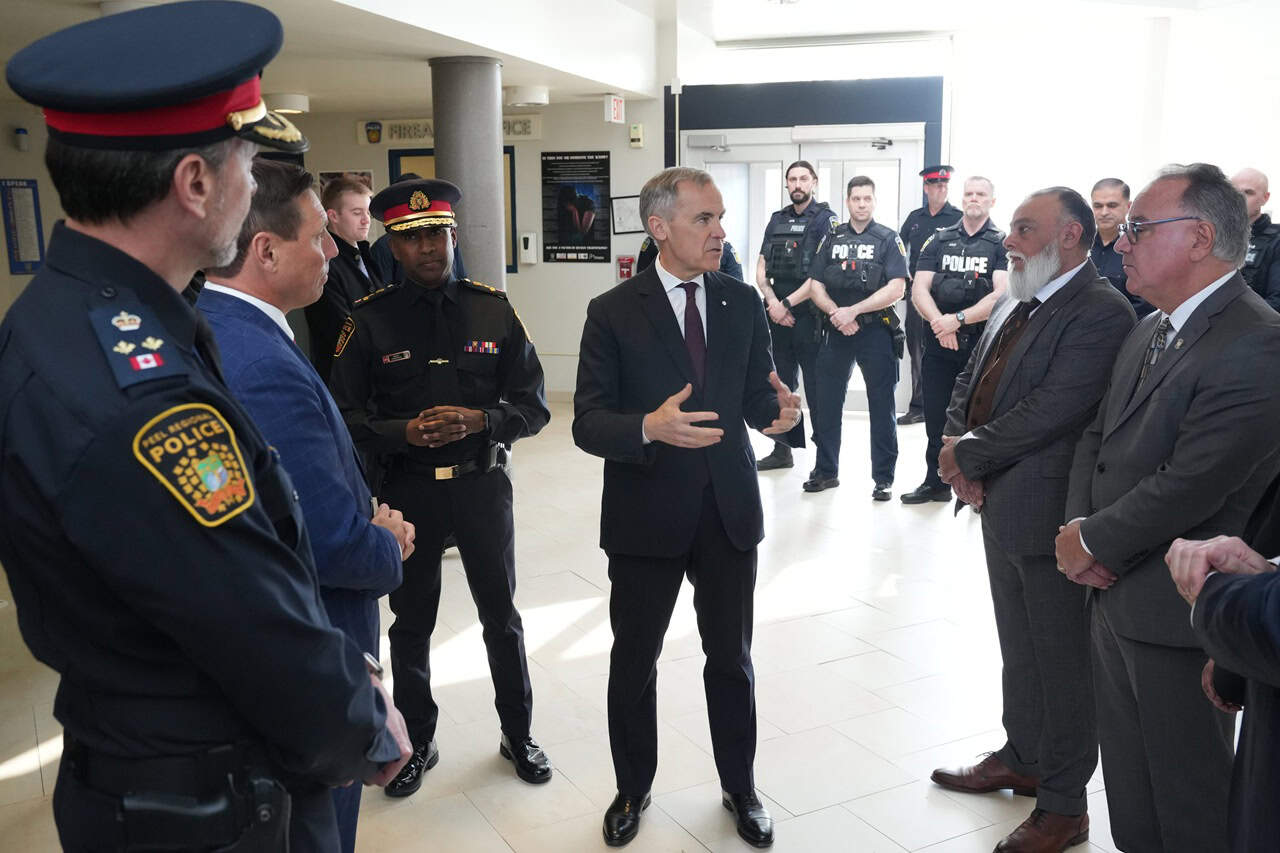Prime Minister Carney talks to Peel police about crime in Mississauga ...
