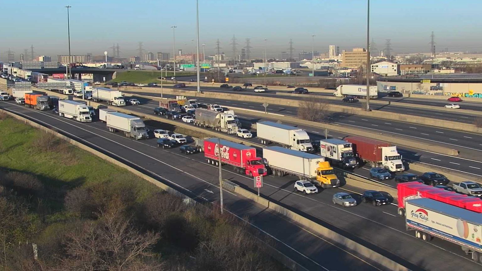 CLOSURE: Highway 401 lanes closed due to crash in Toronto | INsauga