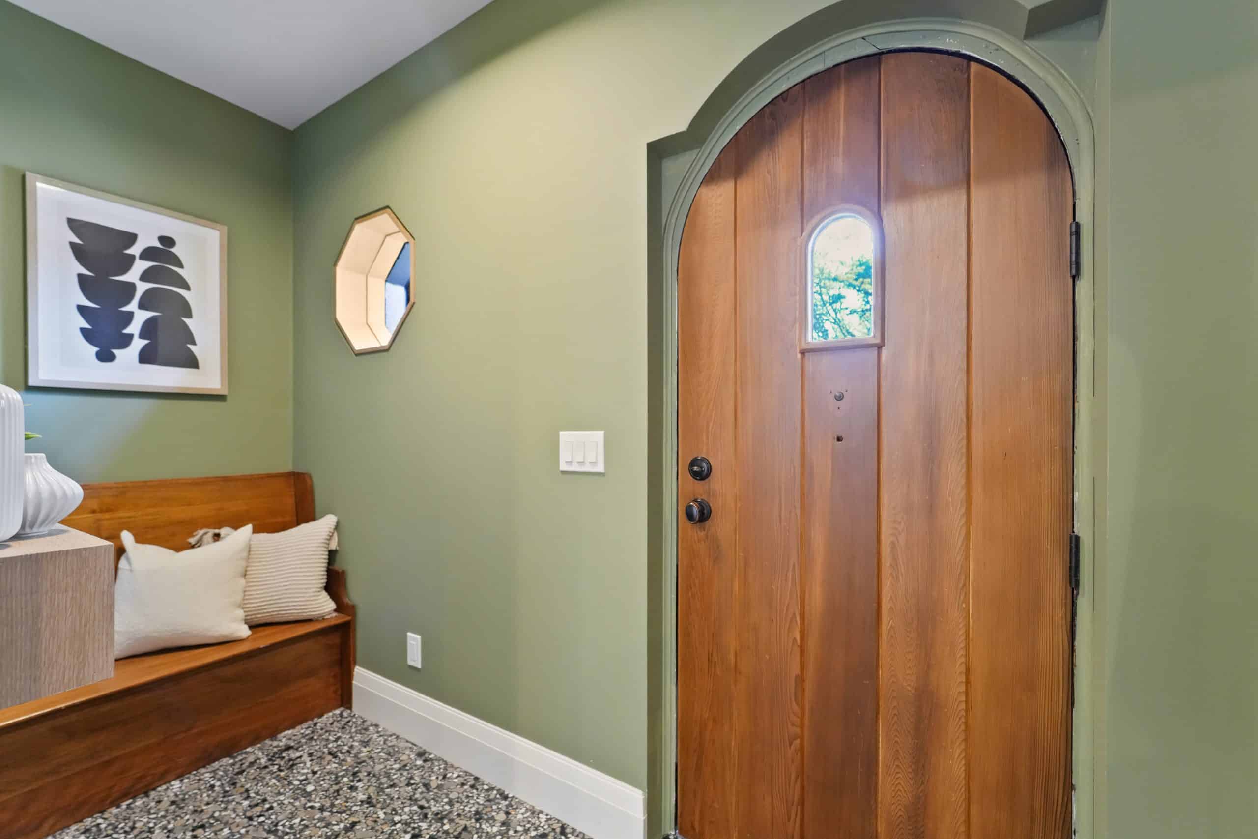 “Hobbit-house” near Lake Ontario up for sale in Toronto | INsauga