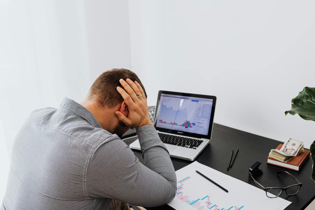 Ontarians using AI over financial advisors amid cost-of-living crisis ...