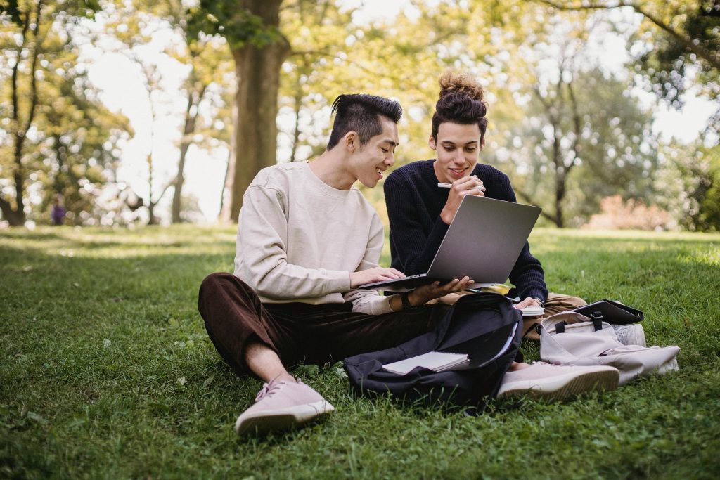 Here are summer job openings for students this week in Ontario | INsauga